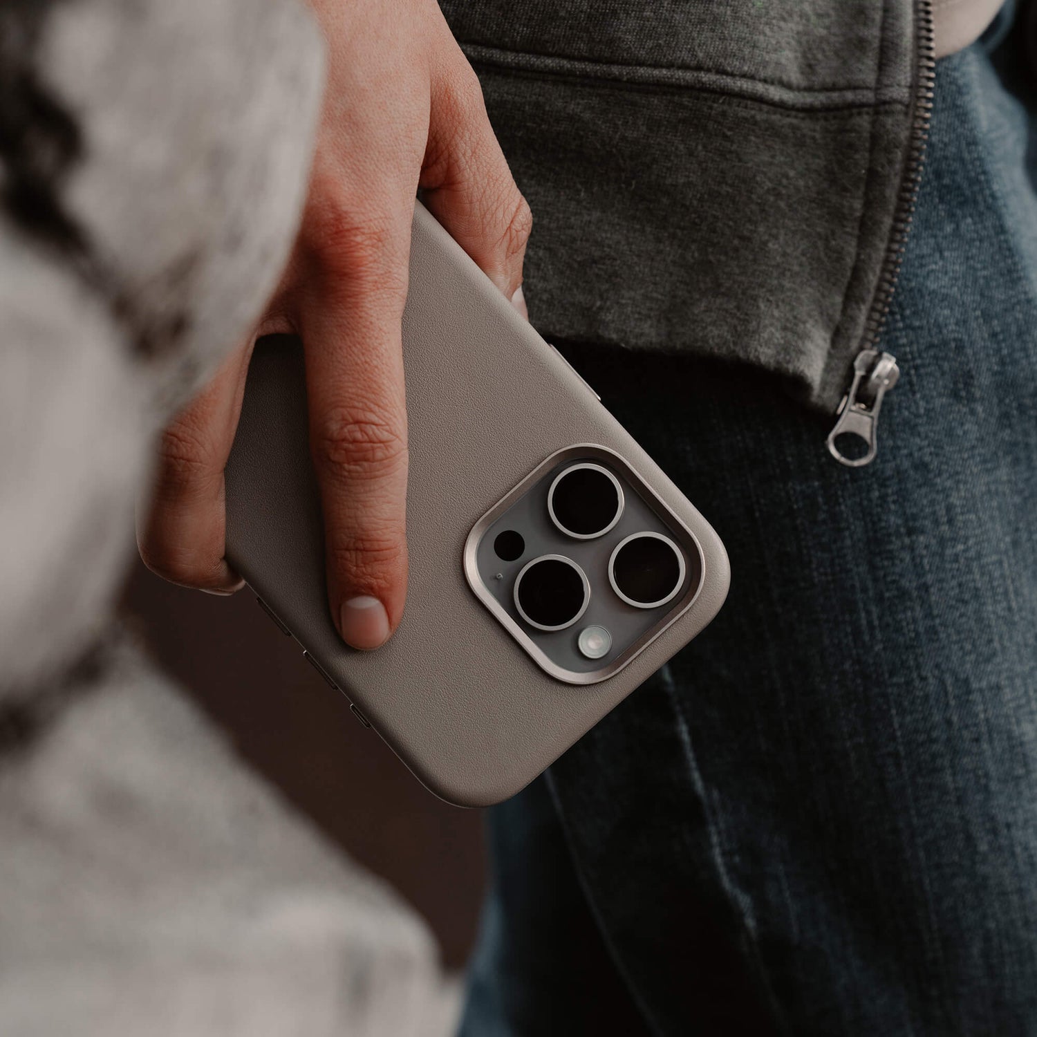 iPhone 16 Pro Max Minimal Leather Case | Sand - SANDMARC