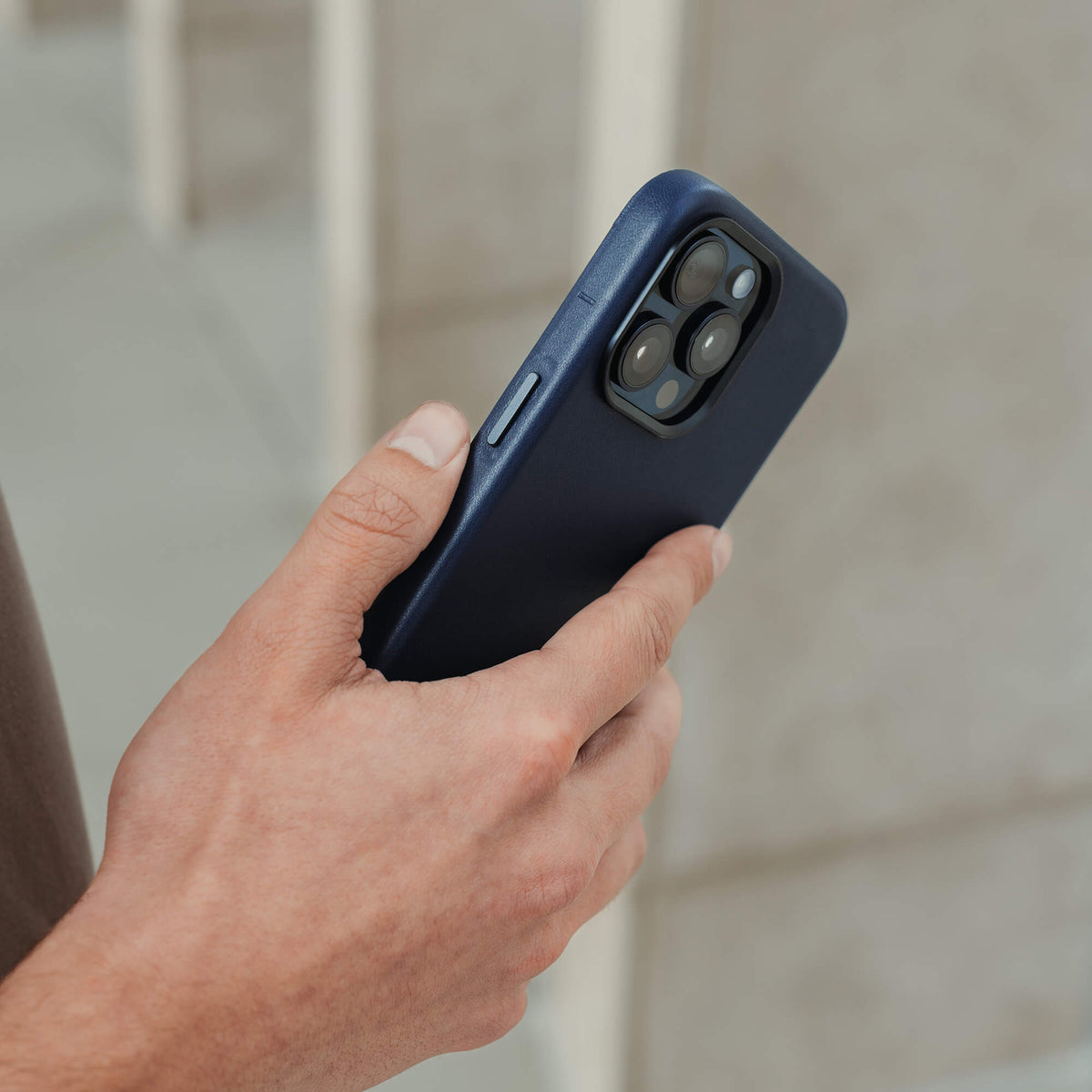 iPhone 15 Pro Max Minimal Leather Case | Navy - SANDMARC